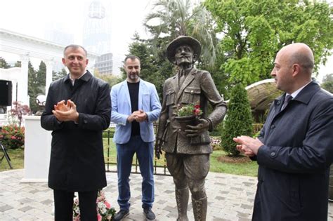 ბათუმის ბულვარში იასონ გორდეზიანის ძეგლი გაიხსნა Batumelebi • ბათუმის ბულვარი • Batumelebi Ge