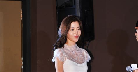 [포토엔]김규리 말라도 너무 마른 각선미