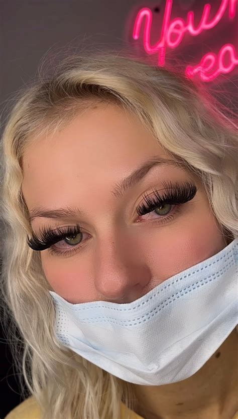 Community Highlights Meet Emma Swenson Of Butterflyyblinx Voyage Atl