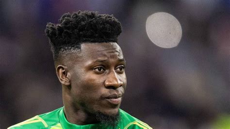 Après Ses Bourdes Contre Lyon Onana Puni à Manchester United Cest