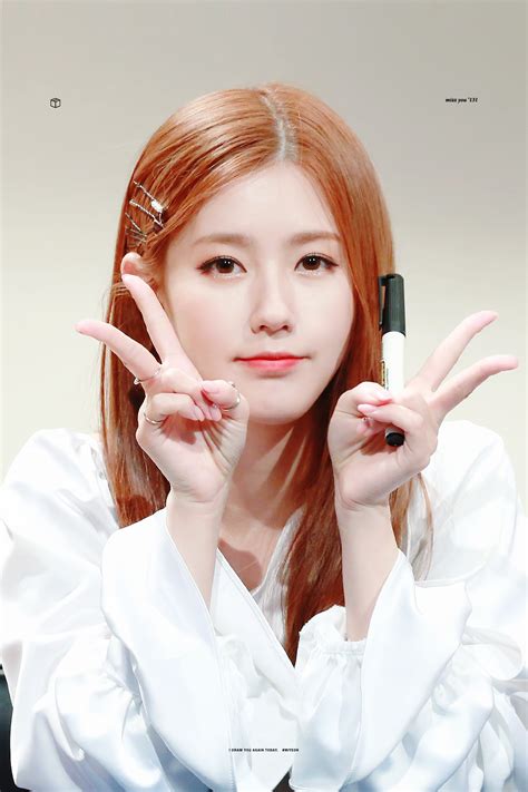 Angel 💚 Scrolller