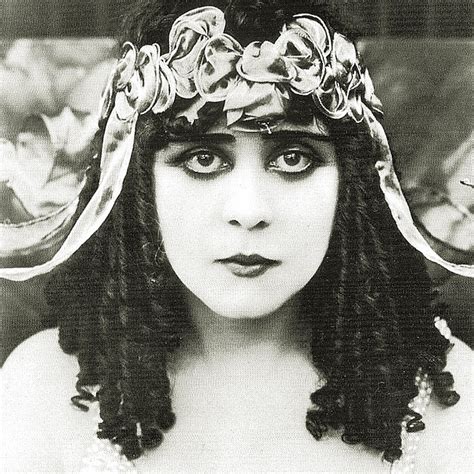 Theda Bara A Vamp Silenciosa Os Anos Perdidos