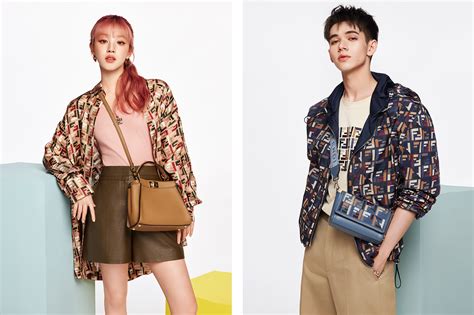 Fendi 品牌大使 宋雨琦 和青年歌手 庆怜 共同演绎七夕胶囊系列，为美好时刻献上完美惊喜。 Iconicmen