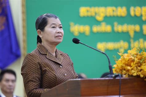 លោកស្រីកិត្តិសង្គហបណ្ឌិត ម៉ែន សំអន បានប្រកាសខេត្តស្វាយរៀង ជាខេត្តទី ៨ ដែលអស់គ្រាប់មីន Cnc News