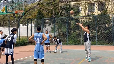 经管学院举办 活力经英杯 大学生篮球赛