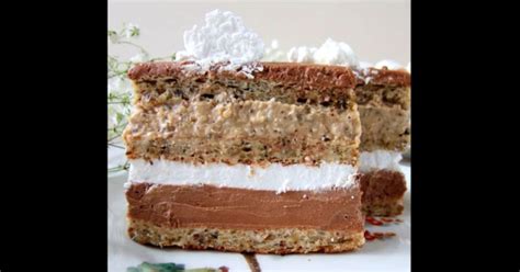 ВЪЛШЕБНА ТОРТА Орехови блатове и два вълшебни крема такъв богат вкус скоро не сте опитвали