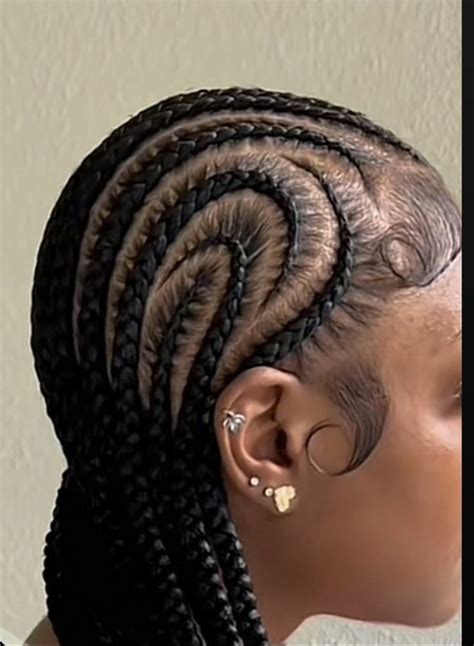 Pin Di Carolith Su Natural Hairstyles Nel 2024 Acconciature Per Capelli Corti Idee Per