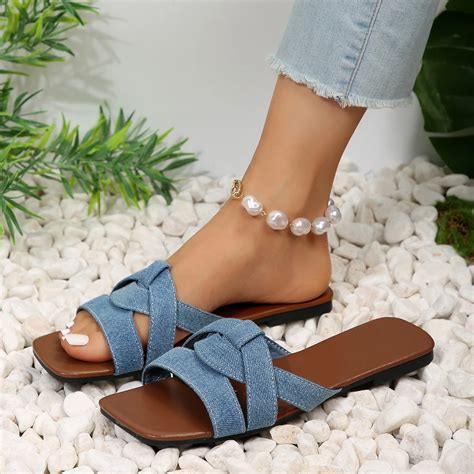 New Summer Fashion Slippers Women Sexy Flat Sandals Casual Ladies Sand
