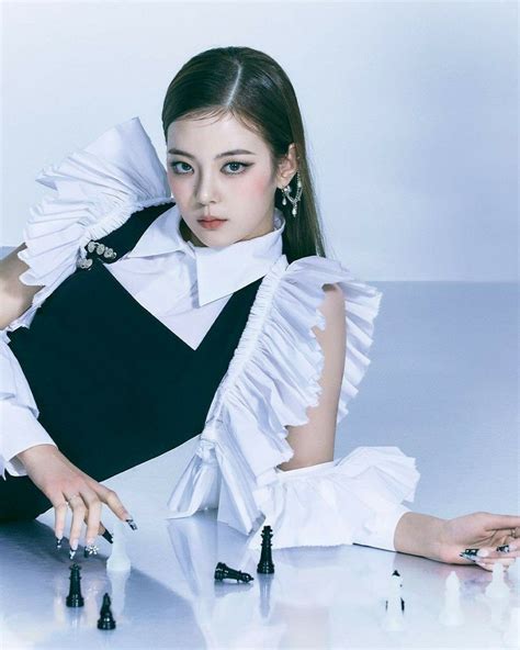 Itzy Checkmate Concept Photo Itzy Kpop Girls Mini Albums