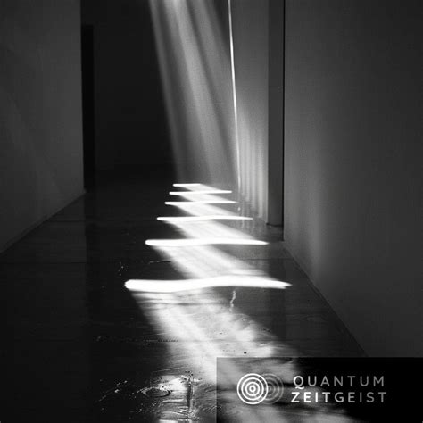 Photonic Quantum Walk Advances Quantum Computing Enhances Multi Qubit Gate Operations