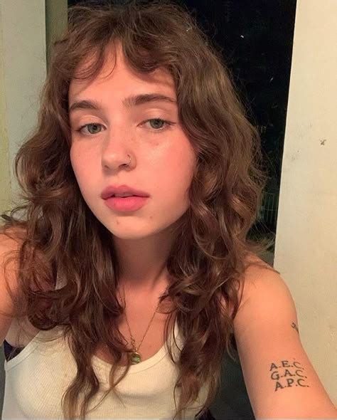 13 Clairo Ideas In 2021 Pretty People Beautiful People Celebs