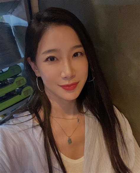 Fappable Korean Milf Iv Rrealasians