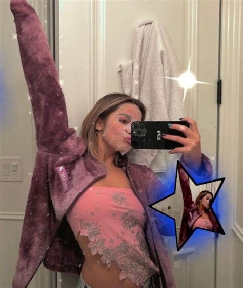 Пин от пользователя yoy на доске Addison Rae