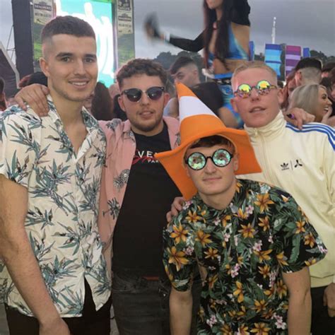 Stream 2 Step Grooving By Dinger Bell Listen Online For Free On Soundcloud