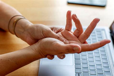 این خانواده رکورددار بیشترین انگشتان دست و پا در جهان هستندعکس