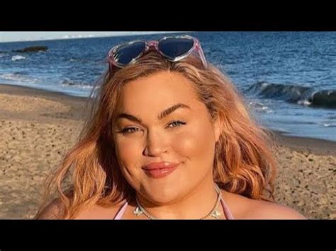 Loey Lane Plus Sized Model Curvy Fashion Model Loey Lane Bio Wiki