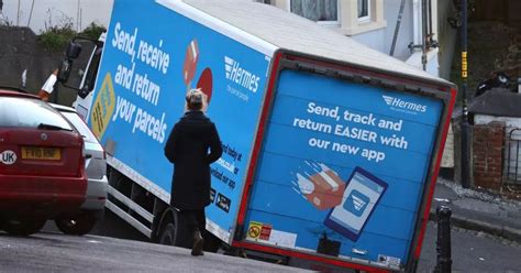 Evri Delivery Lorry Stuck On Bristols Steepest Street Updates Somerset Live