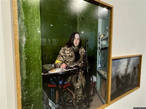 Польща у Варшаві відкрили фотовиставку до другої річниці повномасштабного вторгнення РФ в