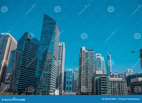 Rascacielos En El Centro De La Ciudad Edificios De Oficinas Complejos Residenciales Foto