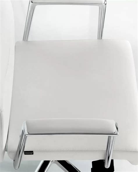 Executive Chairs In Leather Or Fabric Max