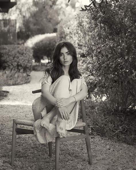 Lily Collins Scrolller