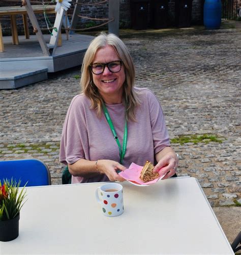 Lovely Catch Up With Jane Rigney At Court Hey Park This Is Jane Enjoying Her Work Sue Relph