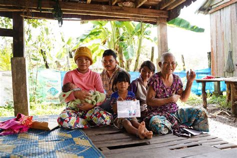 Manet Highlights Social Support Phnom Penh Post