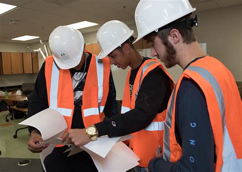 Fgcu Celebrates 2 5m T To Construction Management Program Fgcu 360