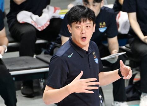 돌아온 에이스 43점 폭발에도 9연패 이영택 감독 아쉽게 졌다 실바 잘 치료하고 돌아와 기뻐 장충 현장