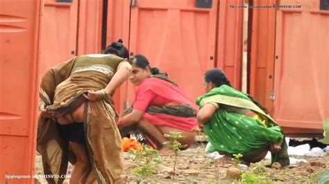 Desi Outdoor Pissing Video