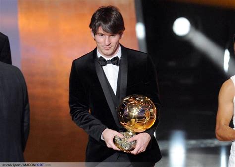 Trophée Lionel Messi élu Ballon Dor 2010