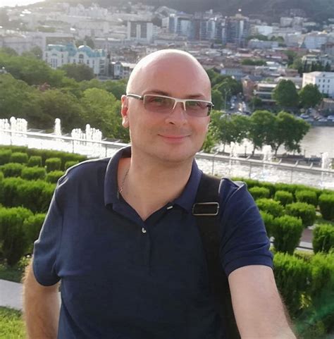 Iumori Ge ბიჭუნა და კარლსონი Facebook