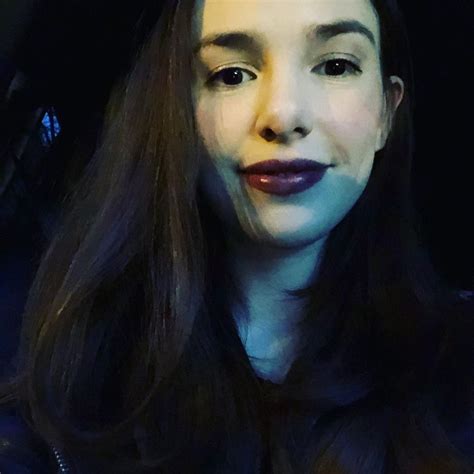 Dark Lipstick Scrolller