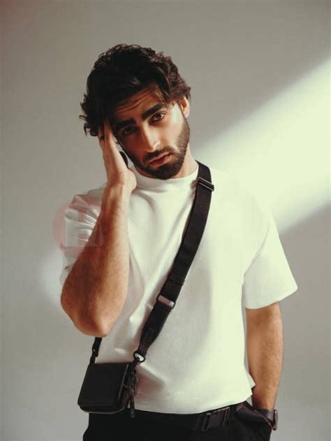 Nameer Khan Biography Age Wife And Drama List Explore It Beyond