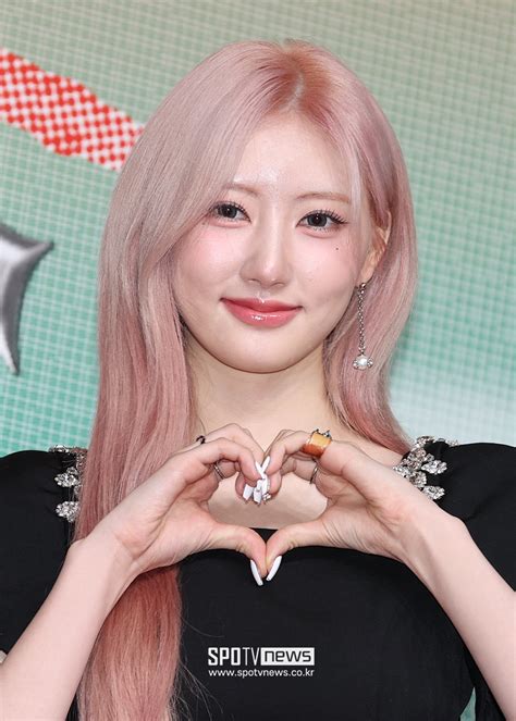 포토s 베이비몬스터 라미 블링블링