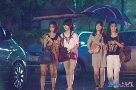 비즈니스 관계 따위 개나 줘버린 걸그룹 촬스의 이슈와 유머