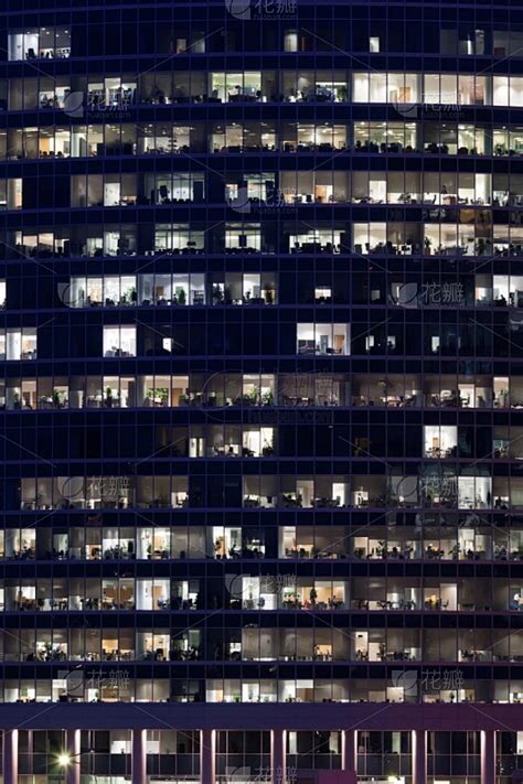 夜晚 高大的 特写 办公大楼 垂直画幅 办公室 天空 外立面 玻璃 户外素材 花瓣网