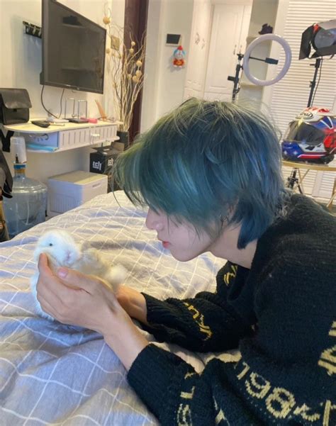 요즘 유행하는 남자 탈색 머리 염색 추천 애쉬그레이 코토리베이지 애쉬블루 네이버 블로그