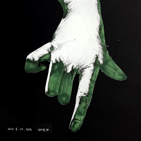 탄현 초등미술전문 바나나엔씨미술학원💕 빛과 그림자를 배워보며 그렸던 손 내 손을 직접 찍어보고 요리조리 돌려보면서 인체를 파악해보기👍 탄현바나나엔씨미술학원 031