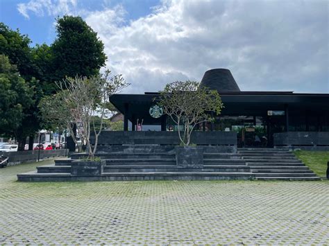 [인도네시아] 보로부두르 사원을 닮은 스타벅스 수디르만 마글랑점