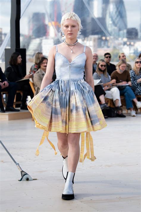 Alexander Mcqueen Spring 2022 Collection Tom Lorenzo