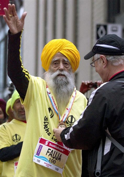 100 Year Old Man Sets Record By Finishing Marathon 100 Year Old Man