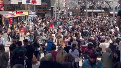 Неочаквана ваканция Училищата и университетите в Истанбул затвориха след мощното земетресение