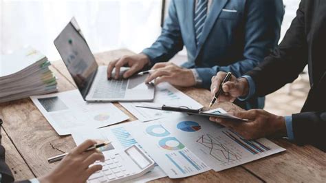 Senior Financial Analyst Job Description Template