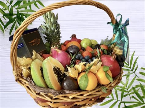 Подарочные корзины N 186 от 11500 рублей за шт Купить в кондитерской Supercakes