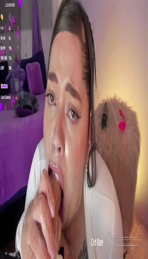 Latina Teases Deepthroat Skills Eporner