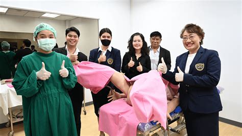 พิธีนมัสการพระเจ้า เนื่องในโอกาสมอบถวายห้องปฏิบัติการจำลองเสมือนจริง Simulation Laboratory