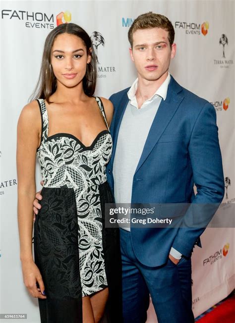 Oliver Stark Girlfriend Oliver Stark Actor Girlfriend Vvme