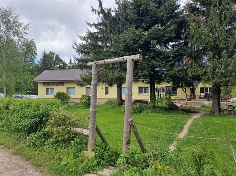 Хижа Партизанска песен Из България