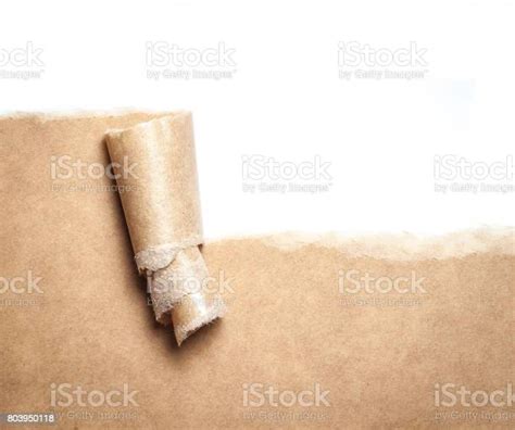 텍스트 흰색 배경 복사 공간에 대 한 공간을 가진 빈 찢어진된 갈색 종이 0명에 대한 스톡 사진 및 기타 이미지 0명 갈색 공란 Istock